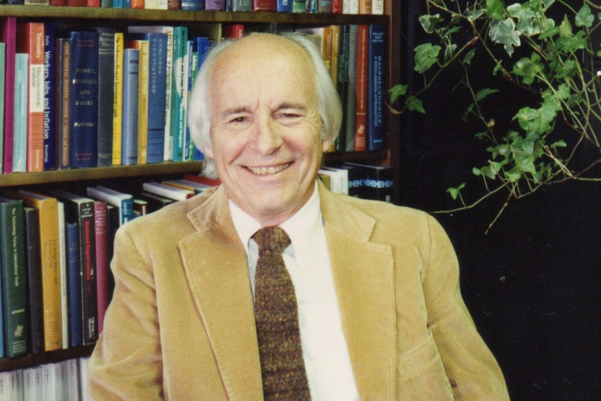Stanford economist Bert Hickman dies at 95 | Stanford Report