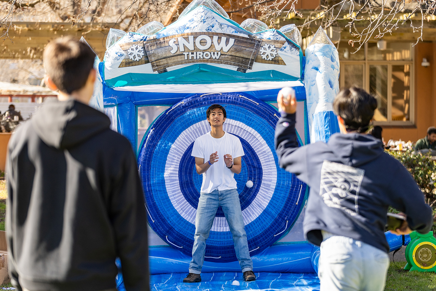 Snow Day brings winter cheer to campus | Stanford Report