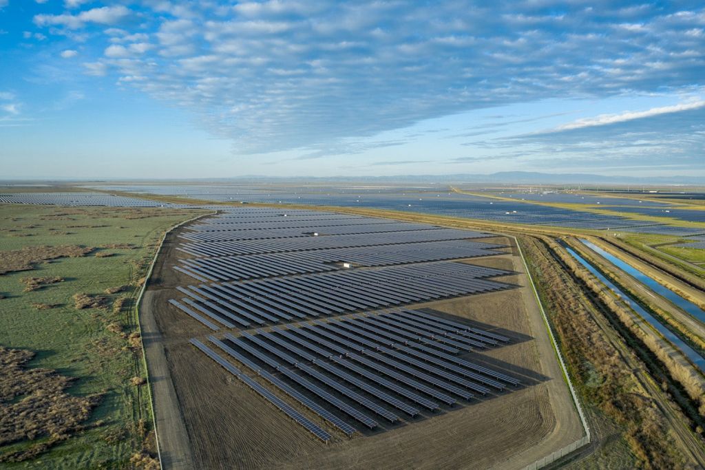 Stanford transitions to 100 percent renewable electricity with second ...