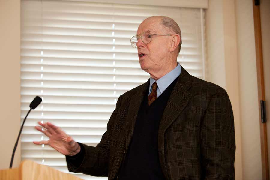 Stanford political scientist John Lewis dies at 86 | Stanford Report
