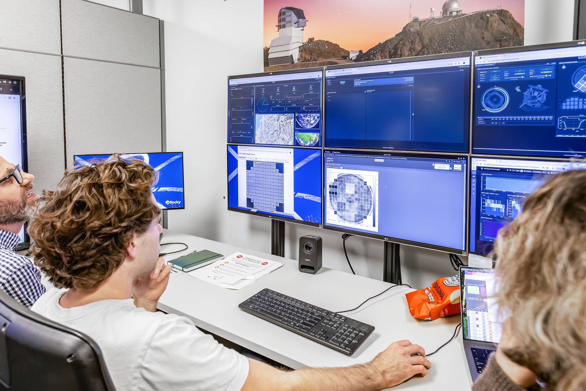 Eyes on the sky from afar in SLAC’s Rubin control room | Stanford Report
