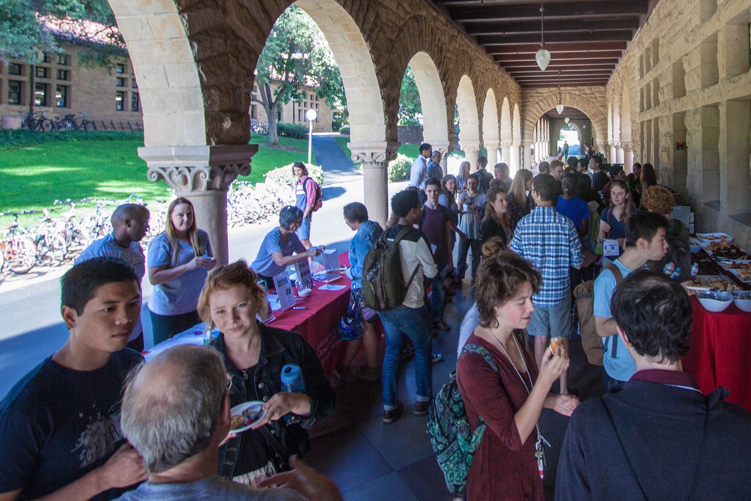 Stanford welcomes new graduate students with tours, trainings, tackling ...