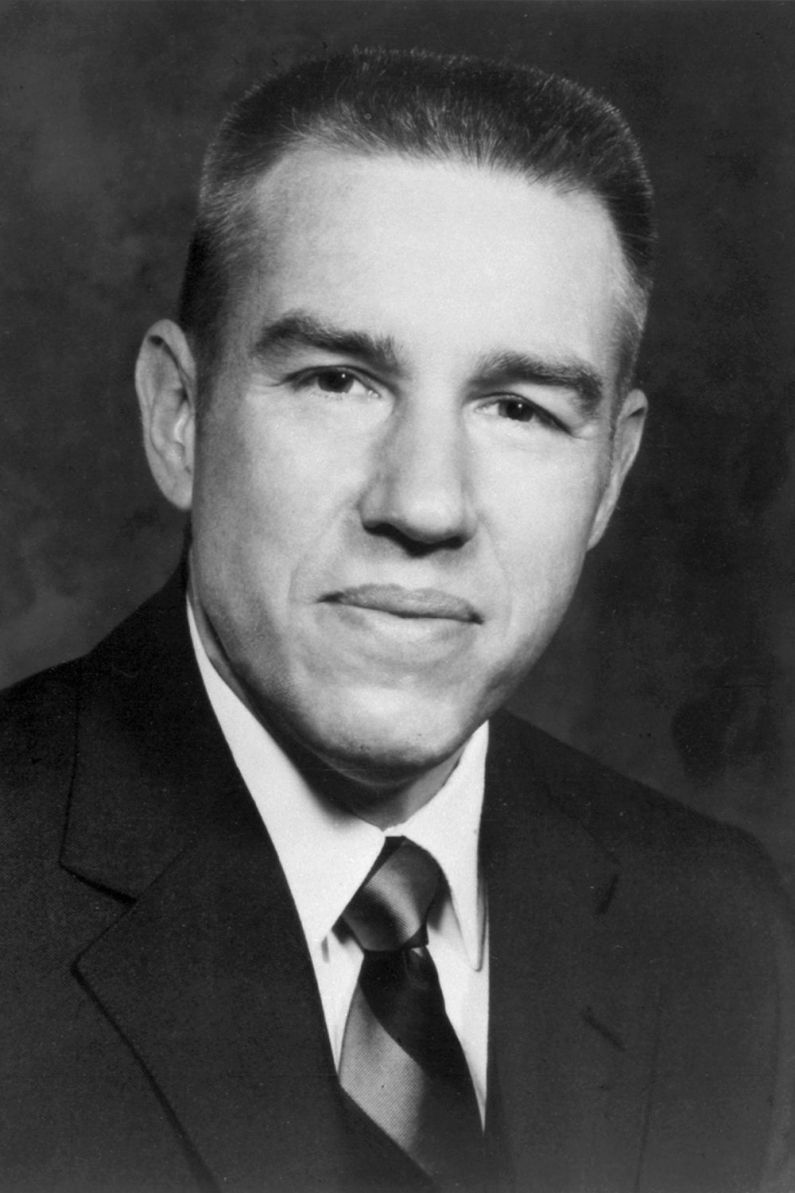 James D. Meindl, master of integrated circuits, dies at 87 | Stanford ...