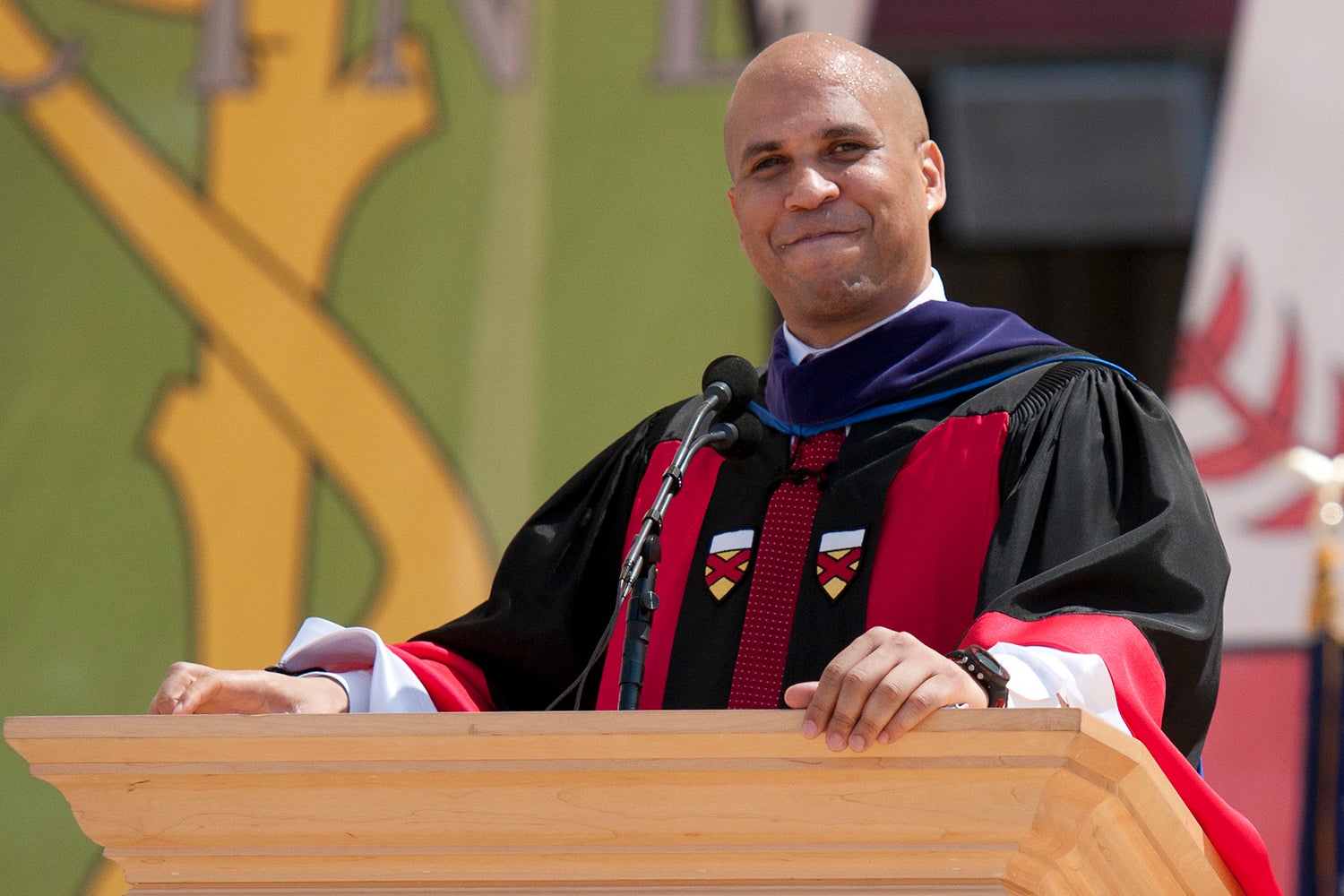 Cory Booker tells Stanford grads to be courageous, work together ...