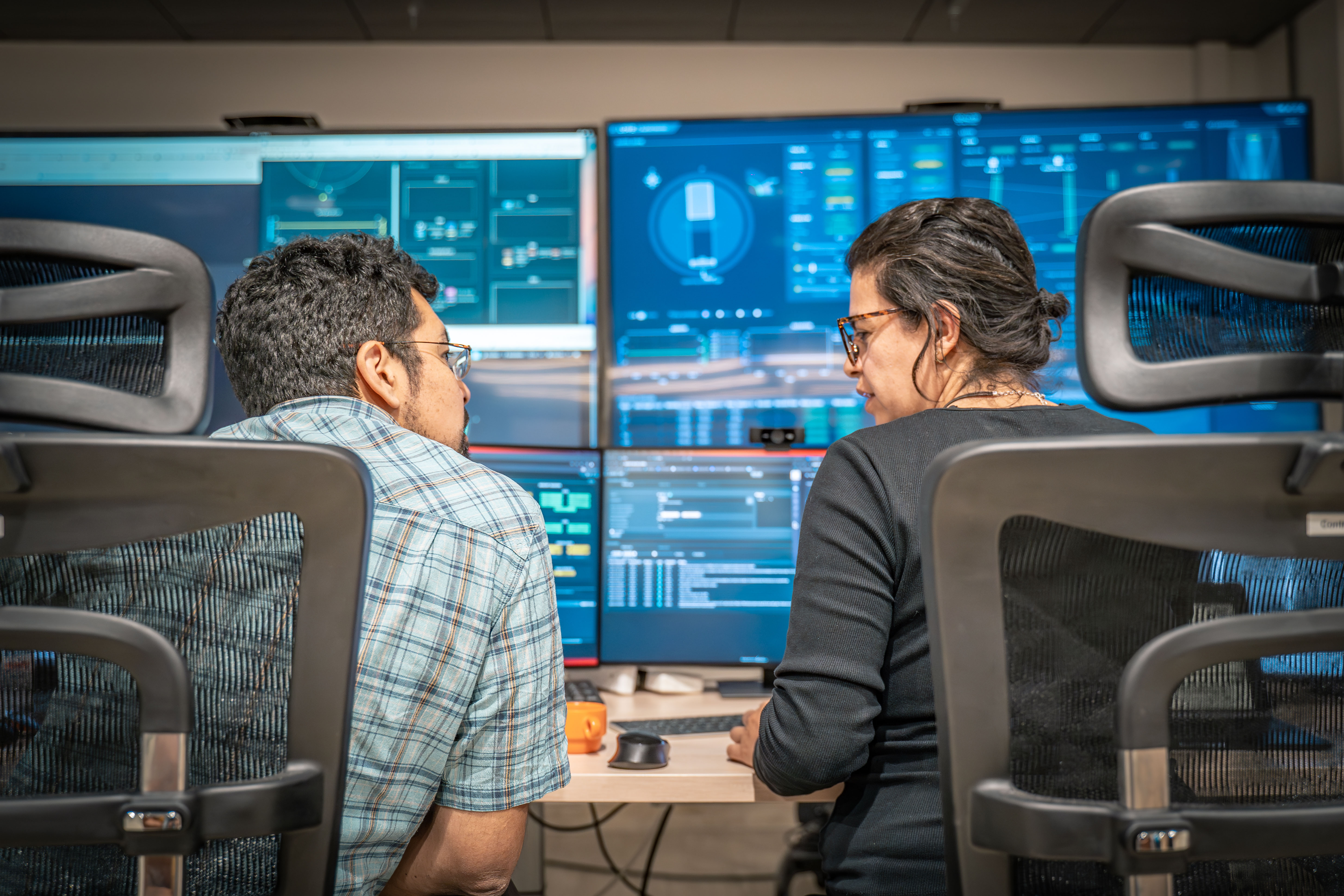Eyes on the sky from afar in SLAC’s Rubin control room | Stanford Report