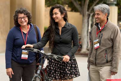 Family members sample student life during Stanford Parents' Weekend ...